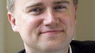 Church leaders pray for council cuts 'victims' - BBC News