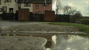 Children moved away from site of Strabane shooting - BBC News