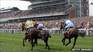 Grand National: Liverpool race is the great survivor - BBC News