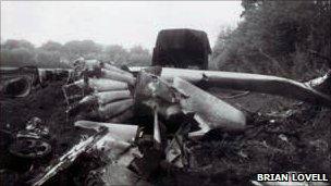 Author seeks help for book on plane crashes in Somerset - BBC News