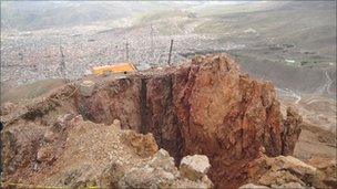 Bolivia's exhausted Cerro Rico mountain risks collapse - BBC News