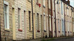 Cheapest homes 'found in Burnley' - BBC News