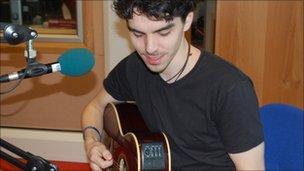 BBC Introducing: Andrew Bate - BBC News