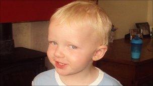 Chris Walker tells of son's meningitis tragedy - BBC News