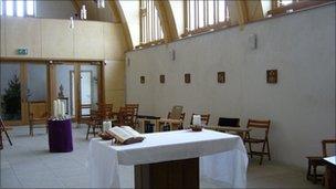 Archbishop of Canterbury opens Mucknell Abbey church - BBC News