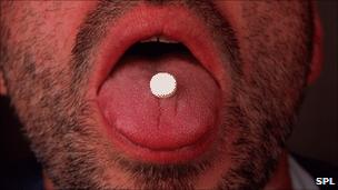 Ecstasy use 'damages the brain' - BBC News