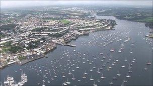 Two locations for Falmouth liner passengers - BBC News