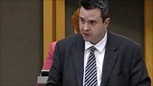 Merthyr Labour candidate Huw Lewis in £10k donation row - BBC News