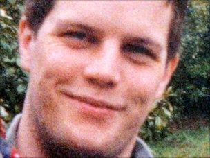 Richard Hicking murder: Robert Scott denies charges - BBC News