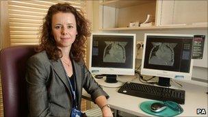 Atherstone boy "shortest" in UK to get new lungs - BBC News