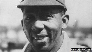 Learie Constantine honoured by Nelson - BBC News