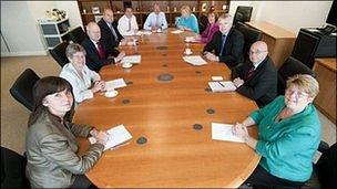 Carwyn Jones chairs first Welsh Labour cabinet meeting - BBC News