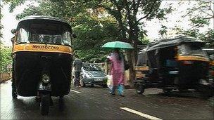 India unions urge Mumbai rickshaws makeover - BBC News