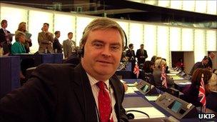 UKIP MEP David Campbell Bannerman defects to Conservatives - BBC News