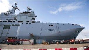 France and Russia strike Mistral warship deal - BBC News