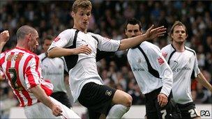 Rodgers dedicates Swans' success to late Besian Idrizaj - BBC News