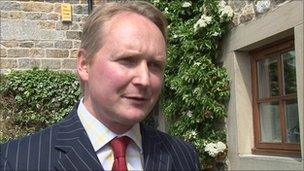 Harrogate man can remove hundreds of bats from his home - BBC News