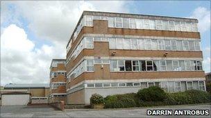 Lockerbie Academy building targeted by metal raiders - BBC News