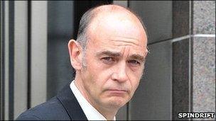 Ian Robertson given probation over indecent images - BBC News