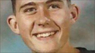 March for Isle of Wight missing boy Damien Nettles - BBC News