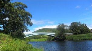 Bigsweir Bridge on the River Wye restoration complete - BBC News