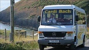 Ceredigion's Cardi Bach bus service extended - BBC News