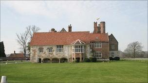 Lordship of Bisham manor up for sale - BBC News