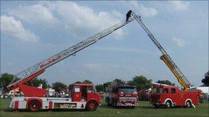 Stockton firefighters celebrate 30th fire engine rally - BBC News
