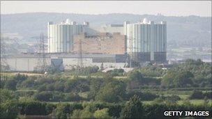 Oldbury Power Station's Reactor 2 ceases operation - BBC News