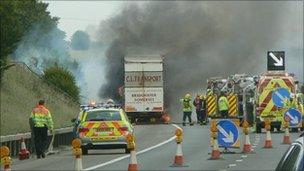 M4 lorry fire forces motorway closure just outside Bath - BBC News