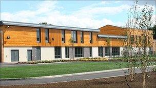 New Newton Aycliffe home for vulnerable children - BBC News