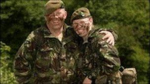 Yorkshire TA train for deployment to war zone - BBC News