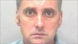 Devon builder Neil Langmead murdered wife and friend - BBC News