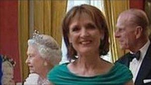 Judge rules Twitter risk in Iris Robinson legal case - BBC News