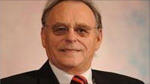 Lancashire police station closure plans discussed - BBC News