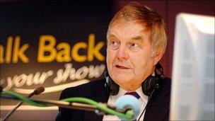 Funeral of veteran broadcaster David Dunseith - BBC News