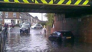 York flood defence scheme given extra funds - BBC News