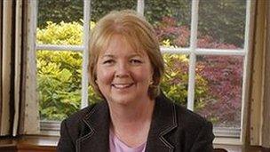 A guide to paying for care for the elderly - BBC News