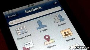 Third of adults 'use smartphone' says Ofcom report - BBC News