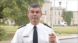 West Mercia Police freeze 2012-13 council tax - BBC News