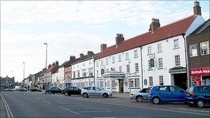 Northallerton High Street shops wrecked in fire - BBC News