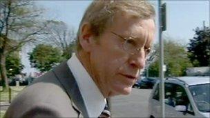 Pembrokeshire criticised for abuse allegations handling - BBC News