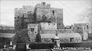 Ancient Castle Rushen clock restored by experts - BBC News