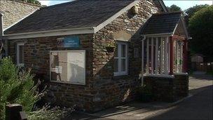 French trip inspired Sparkwell's new community library - BBC News