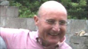 Murder inquiry after man found dead in Northfield - BBC News