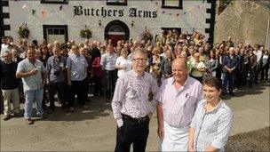 Butchers Arms pub in Crosby Ravensworth opens as co-op - BBC News