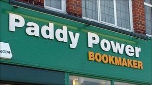 Paddy Power profits boosted by mobile phone bets - BBC News