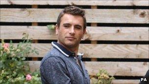 Thame double murder was 'senseless slaughter' court hears - BBC News