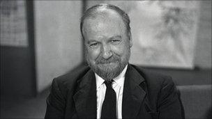 Fans to remember Lord of the Flies' William Golding - BBC News