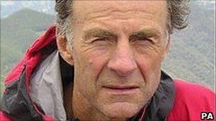Sir Ranulph Fiennes gets Plymouth University honorary doctorate - BBC News